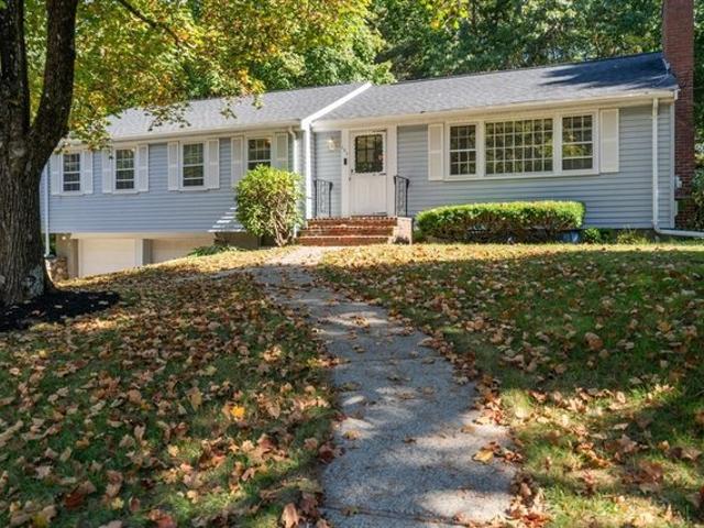 102 Smith Dr, Westwood, MA 02090