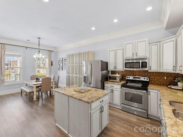 102 Savannahs Way