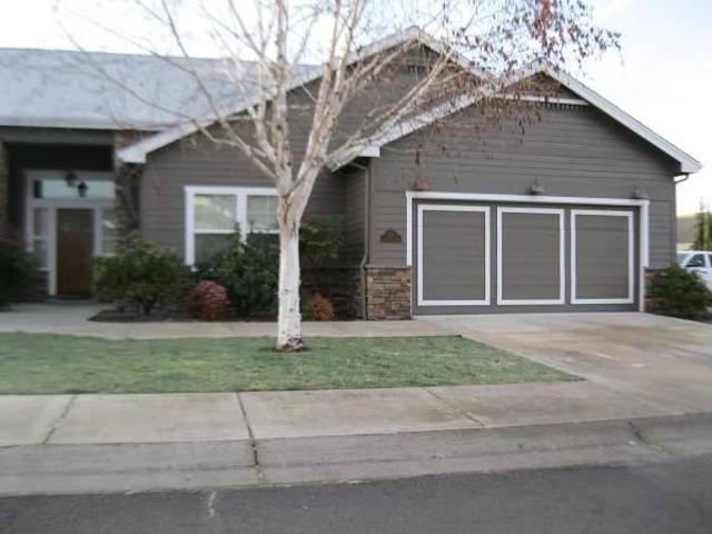 102 Sandridge Way, Eagle Point, OR 97524