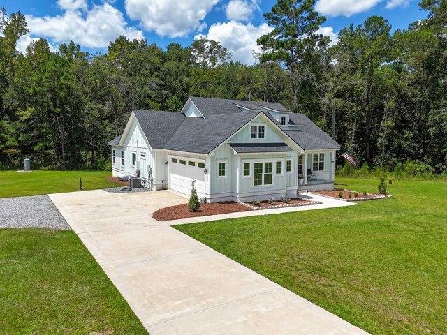 102 Sandy Creek Ln, Thomasville, GA 31757