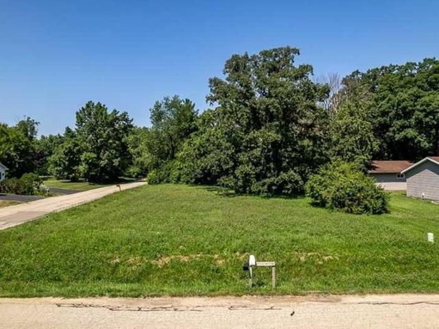 102 SE Bradford Pl, Poplar Grove, IL 61065