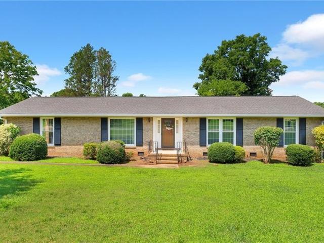 102 Sheffield Dr, Anderson, SC 29625