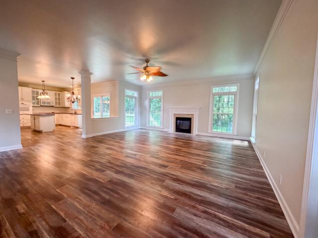 102 Shorecrest Cir