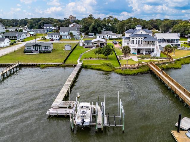102 Shoreline Drive