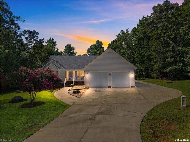 102 Silver Fox Ln, Randleman, NC 27317