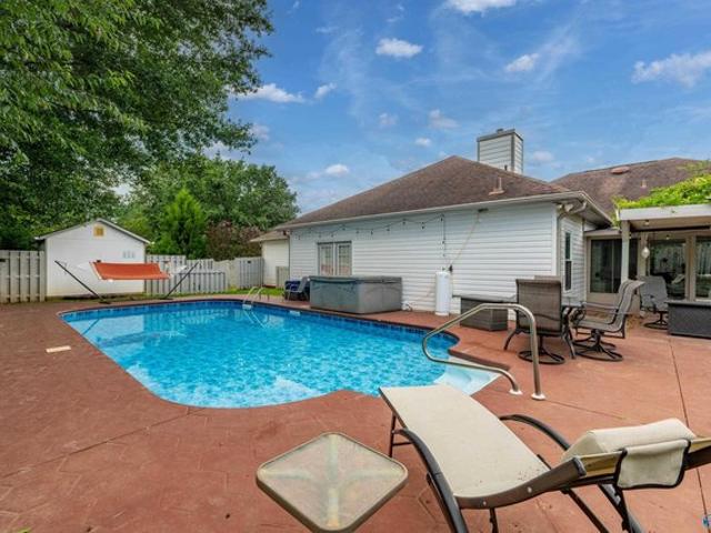102 Silver Tail Ln SW, Huntsville, AL 35824