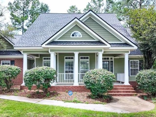 102 Spur Ln, Thomasville, GA 31757