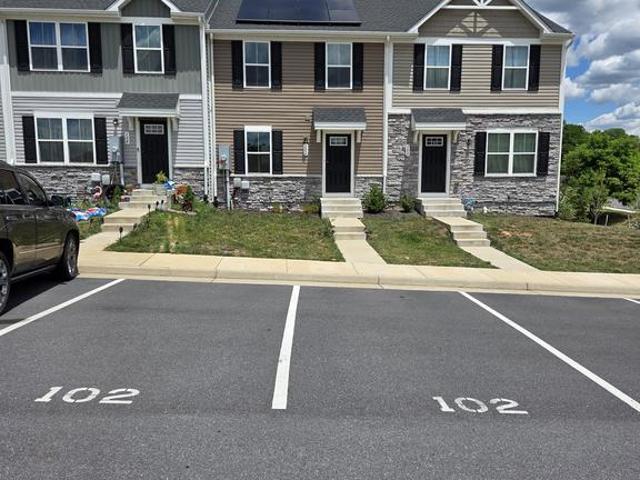 102 Spring Place