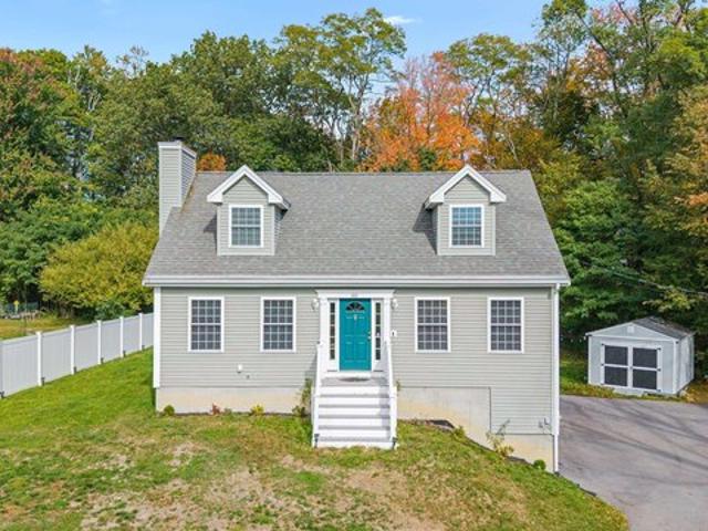 102 Spruce Ln, Dover, NH 03820