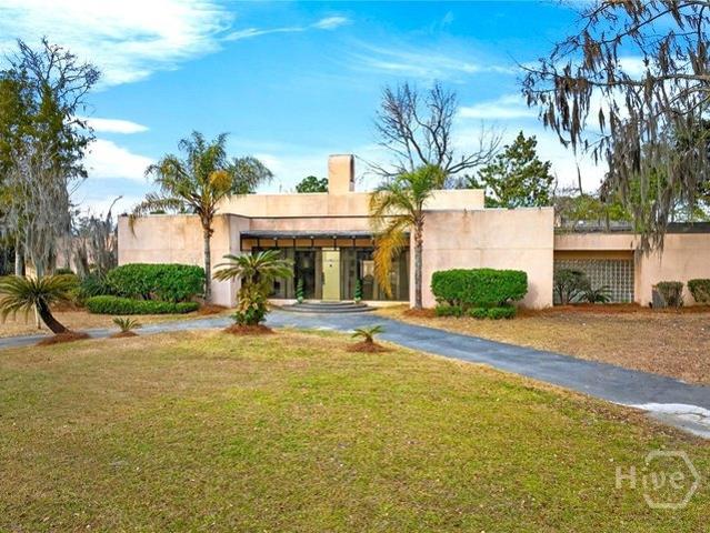 102 Stuart St, Savannah, GA 31405