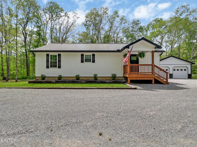 102 Stults Short Cut Rd