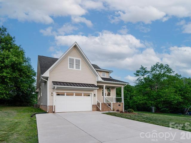 102 Starmount Drive