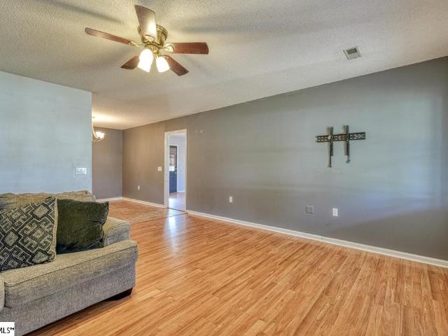 102 Stoneledge Drive