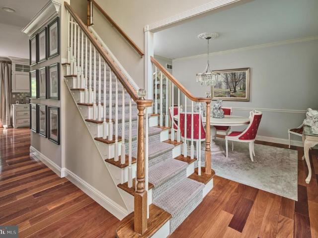 102 Parkside Drive