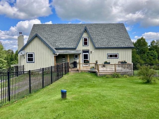 102 Perry Rd, Columbia, NH 03576