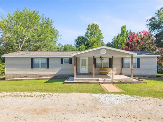 102 Pitts Rd, Walhalla, SC 29691