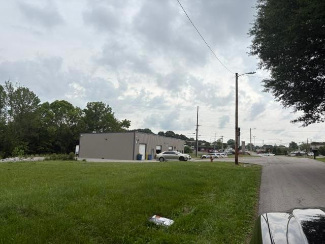 102 Pin Oak Lane