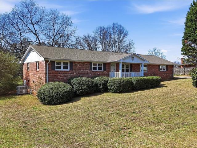 102 Pine Needle Trail