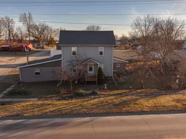 102 Plank St, Pulaski, IA 52584