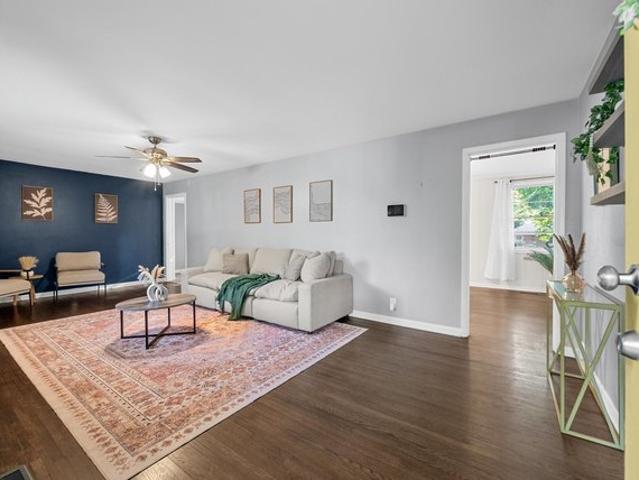 102 Preston Dr, Clarksville, TN 37042
