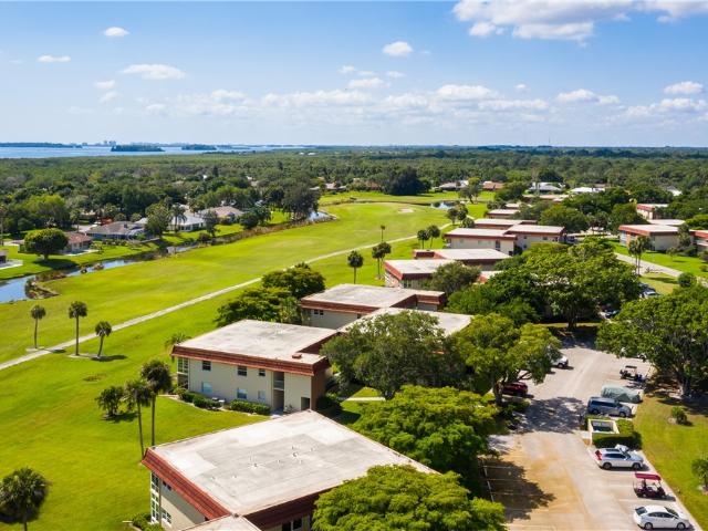 102 Royal Oak Dr, Unit 203, Vero Beach, FL 32962 | MLS #290563