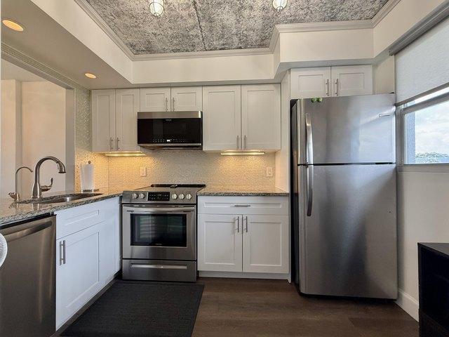 102 Royal Pk Dr Unit 4C, Oakland Park, FL 33309