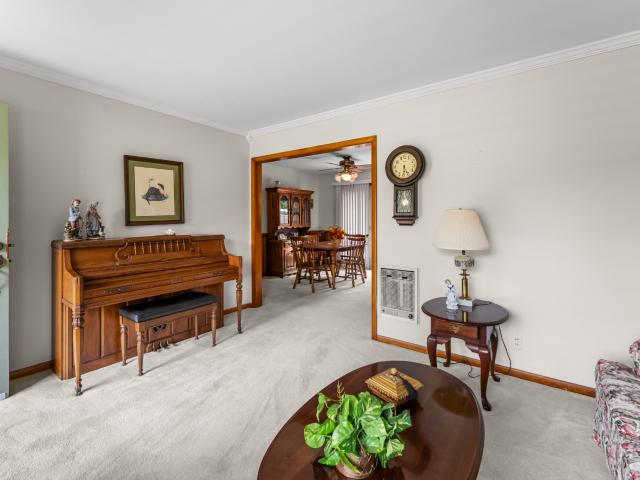 102 Robinhood Cir