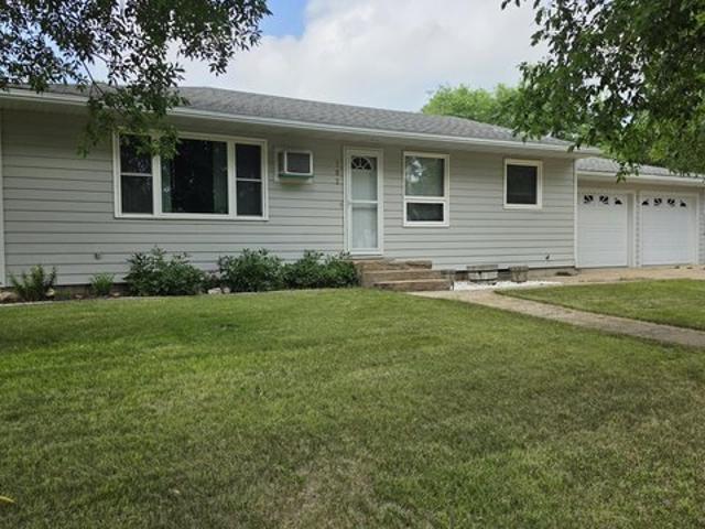 102 Robinson St, Grenora, ND 58845