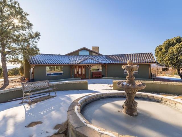 102 Rabbit Rd, Santa Fe, NM 87508