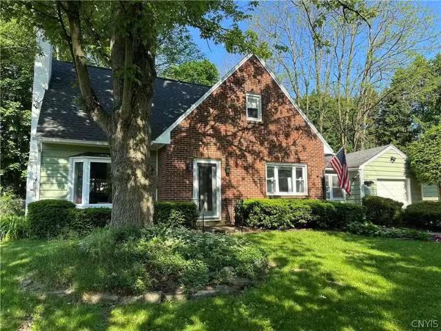 102 REDFIELD AVE, FAYETTEVILLE, NY 13066 Single Family Residen.