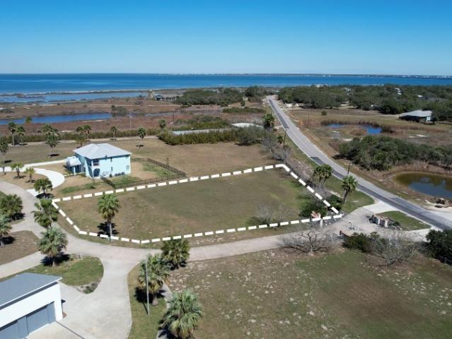 102 Redfish Point Dr, Rockport, TX 78382 | MLS #474886 | Compass