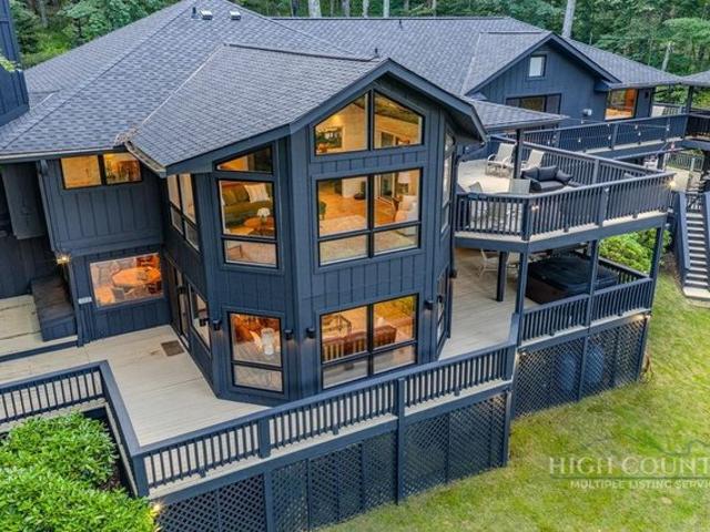 102 Ridge Dr, Linville, NC 28646