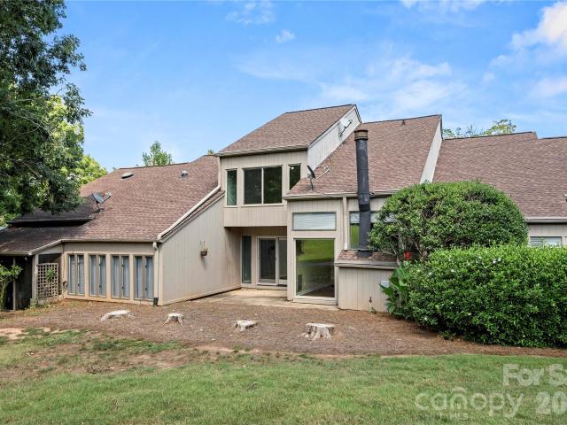 102 Ridgeport Road