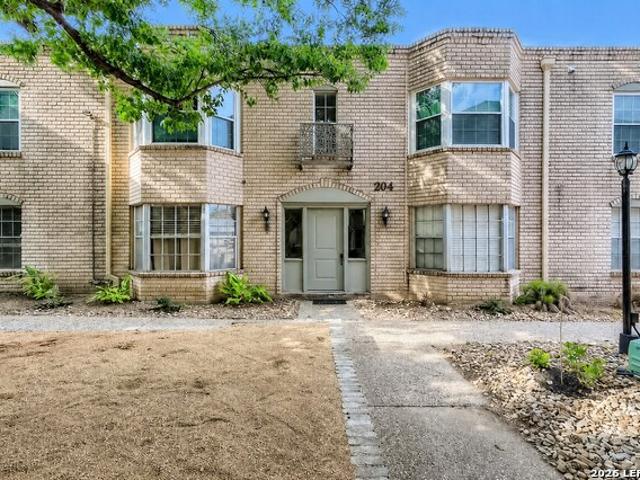 102 Ruelle Ln, Unit 204 D