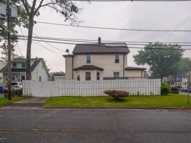 102 Runyon Ave