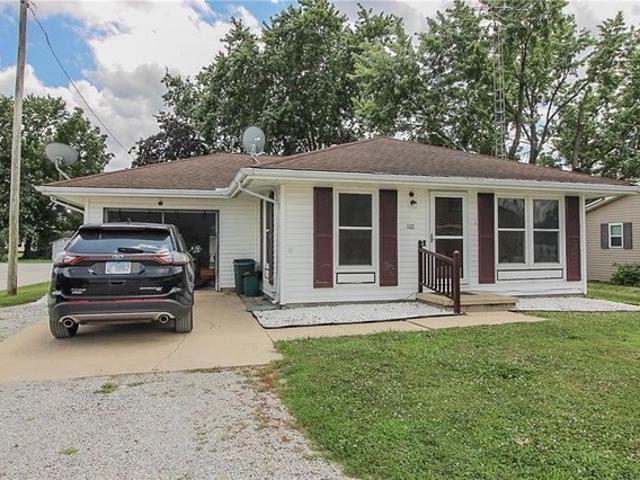 102 W Adams St, Toledo, IL 62468