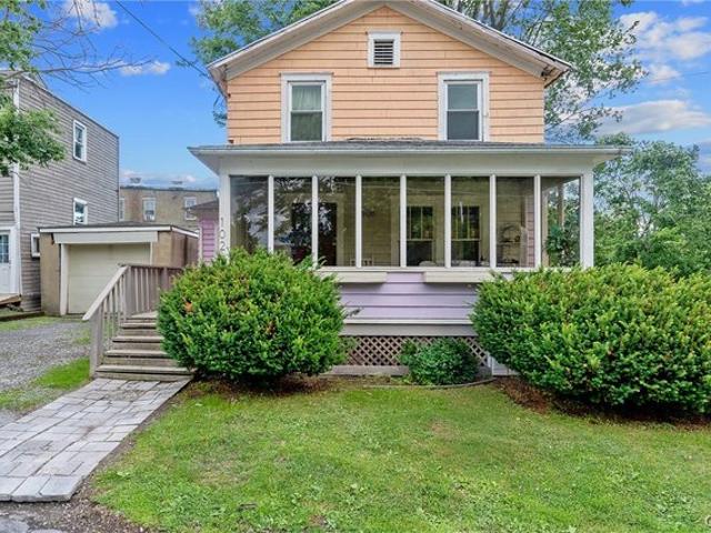 102 W Elm St, Fayetteville, NY 13066