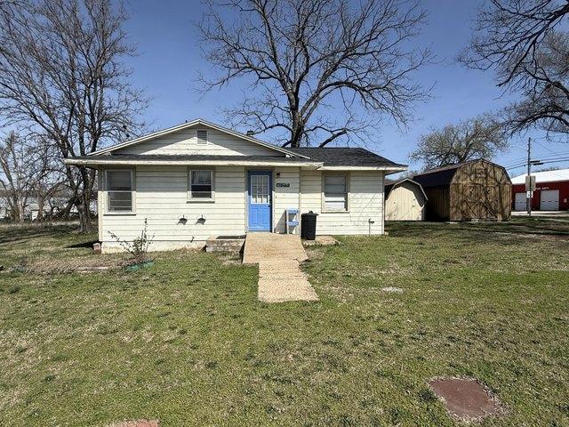 102 W Main Ave, Ava, MO 65608
