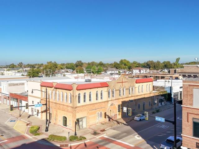 102 W Main Street