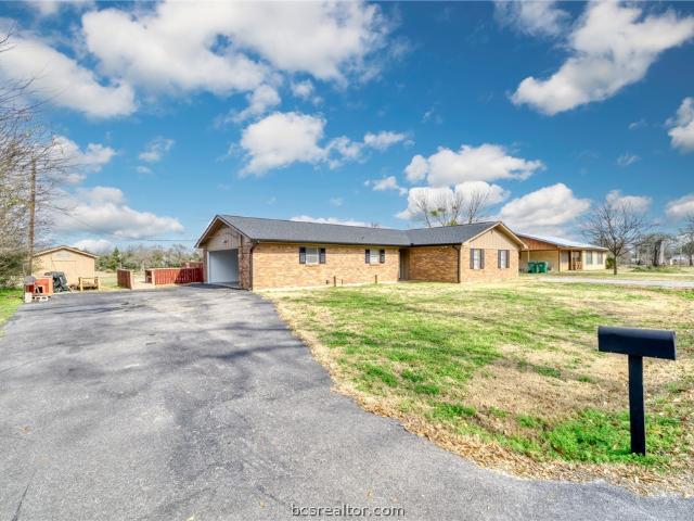 102 W Marietta St, Madisonville, TX 77864 | MLS #26002 | Compass