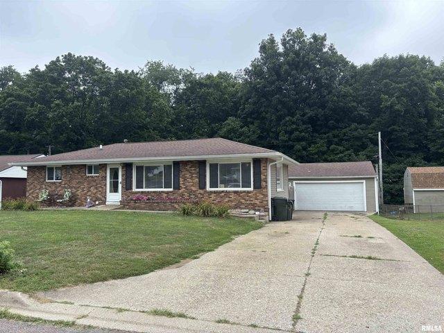 102 W Rio Dr, Washington, IL 61571