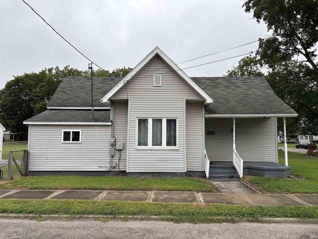 102 W Swartzel Ave, Vincennes, IN 47591
