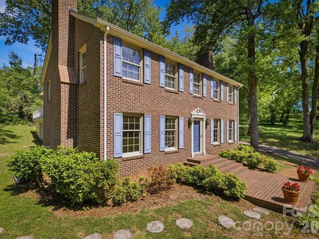 102 Woodland Drive