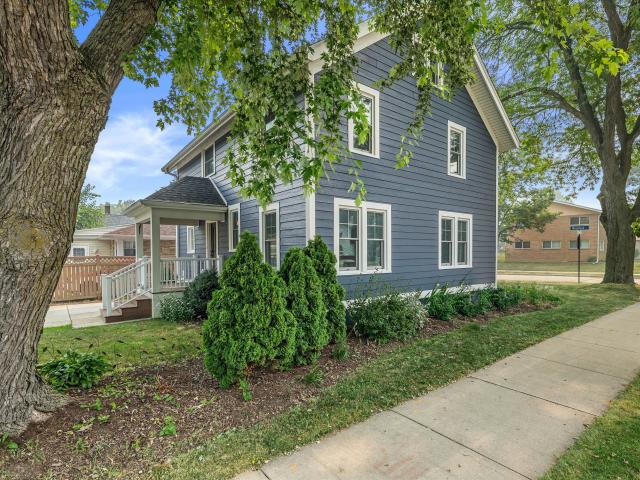 102 Woodland Ln
