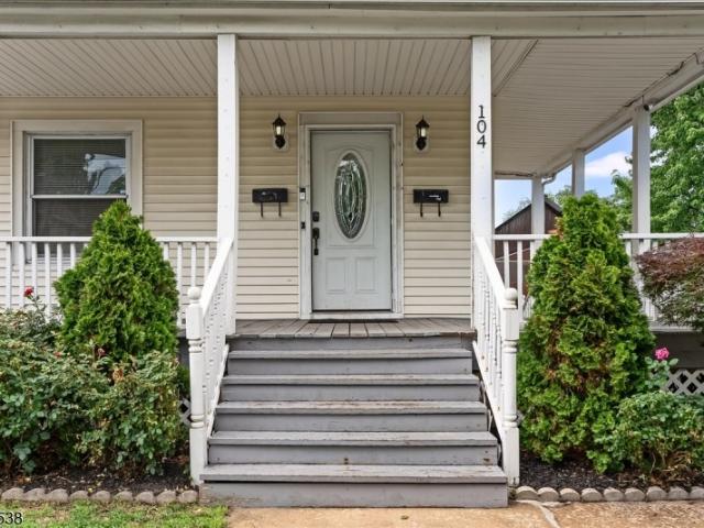 102 Watchung Ave
