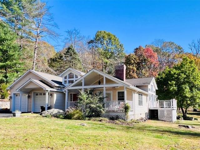 102 Warren St, Somers, NY 10589