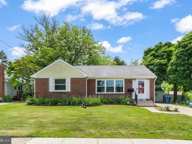 102 Washington Ave, Beverly, NJ 08010