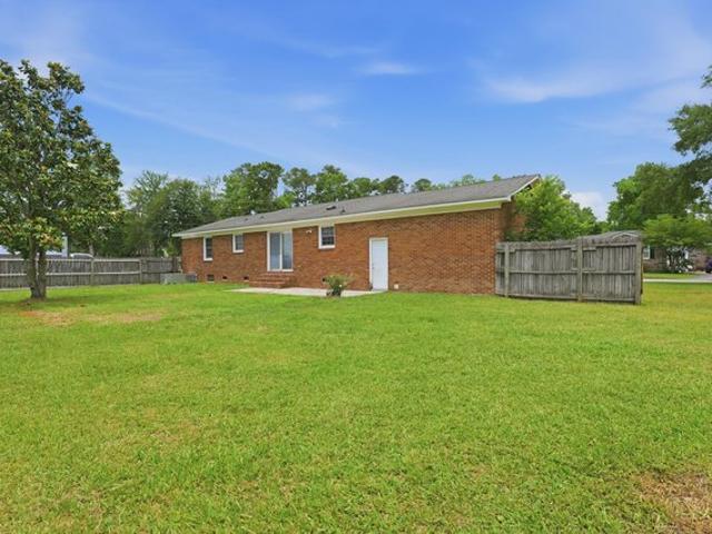 102 Washington Dr, Ladson, SC 29456