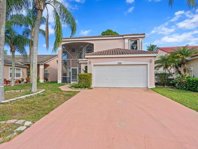102 Wedgewood Lakes N, Greenacres, FL 33463