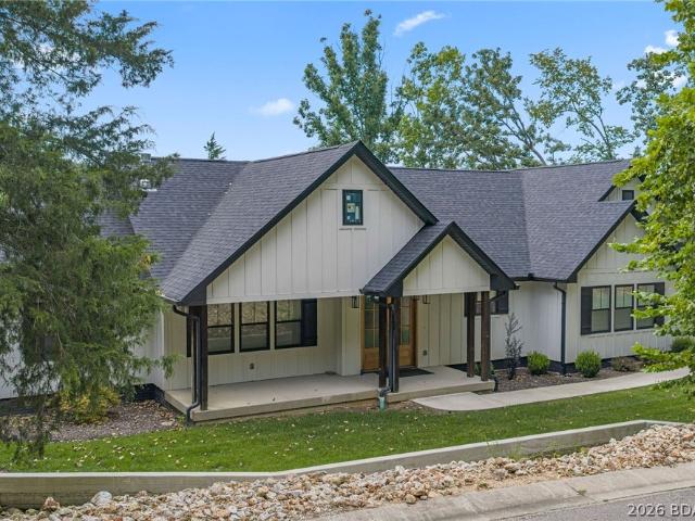 102 West Crossfox Trail